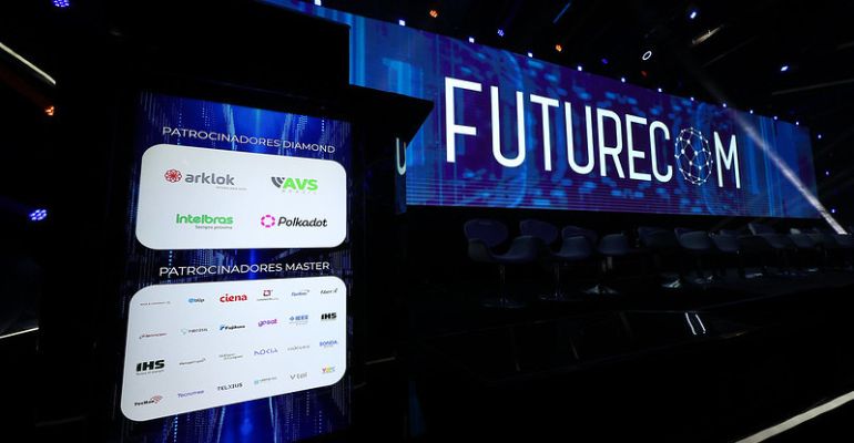 Conectividade e IA no centro das discussões 1º dia do Futurecom 2024